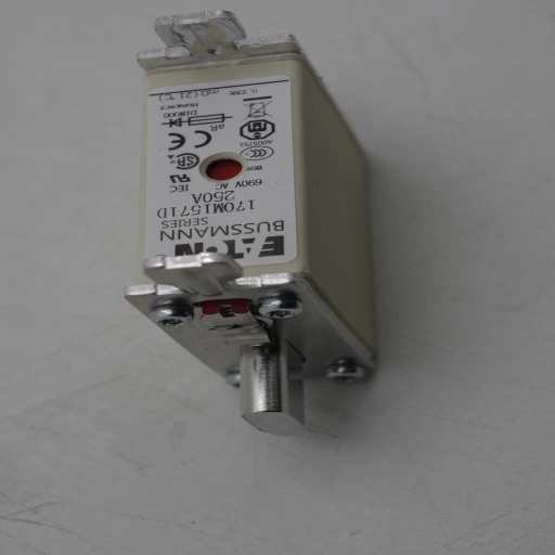 Hrc fuse body Square body fuse 170M1571D 250A 690V 200kA aR DIN000 fuse ...